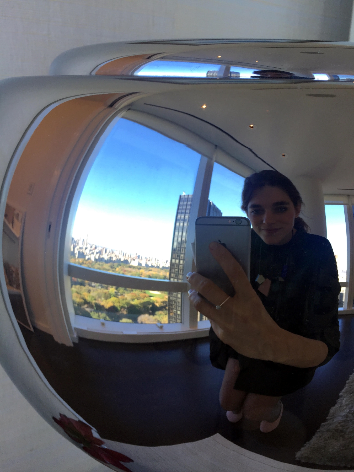 Epis: 345- House-hunting with a Billionaire; Hungarian artist and ...